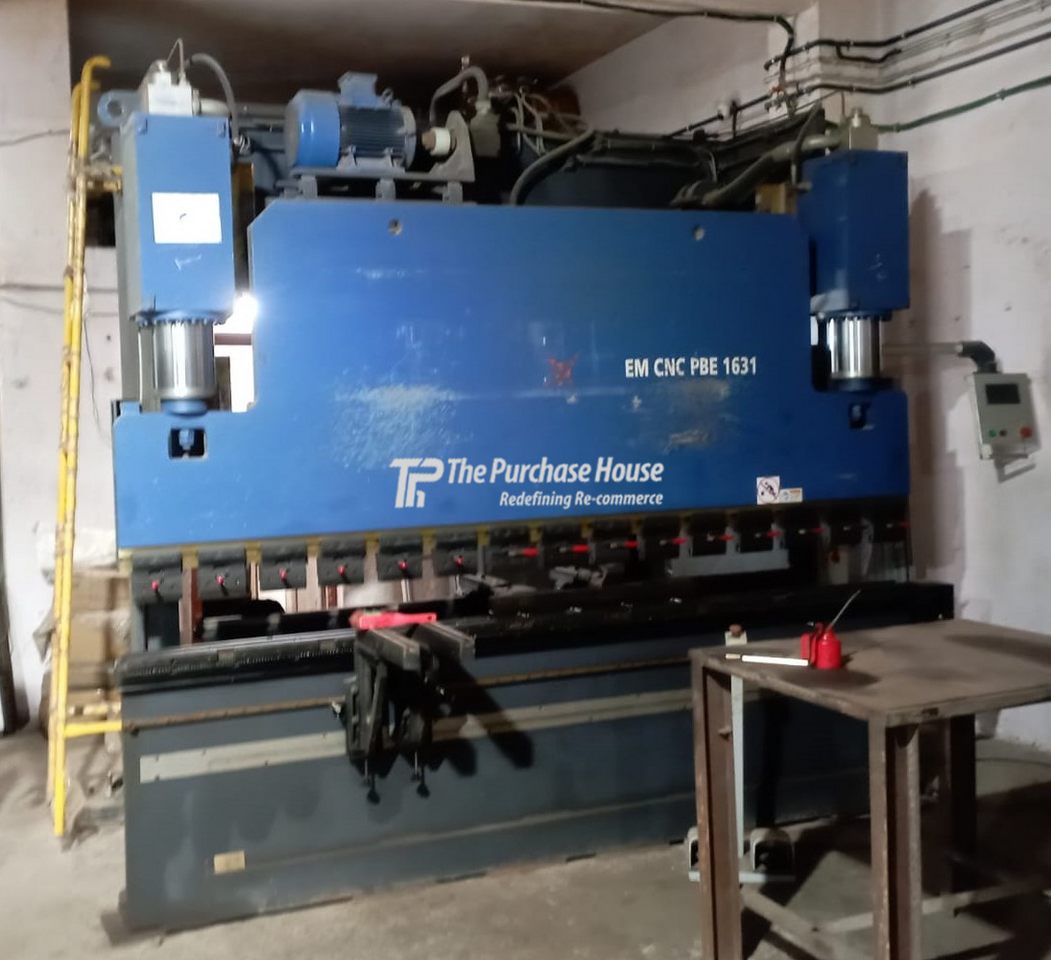 CNC PRESS BREAK MACHINE