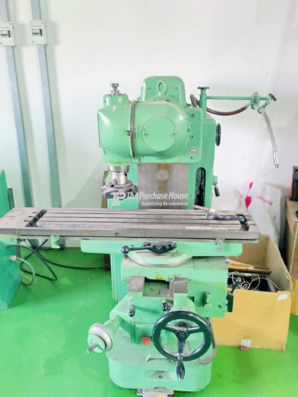MILLING MACHINE