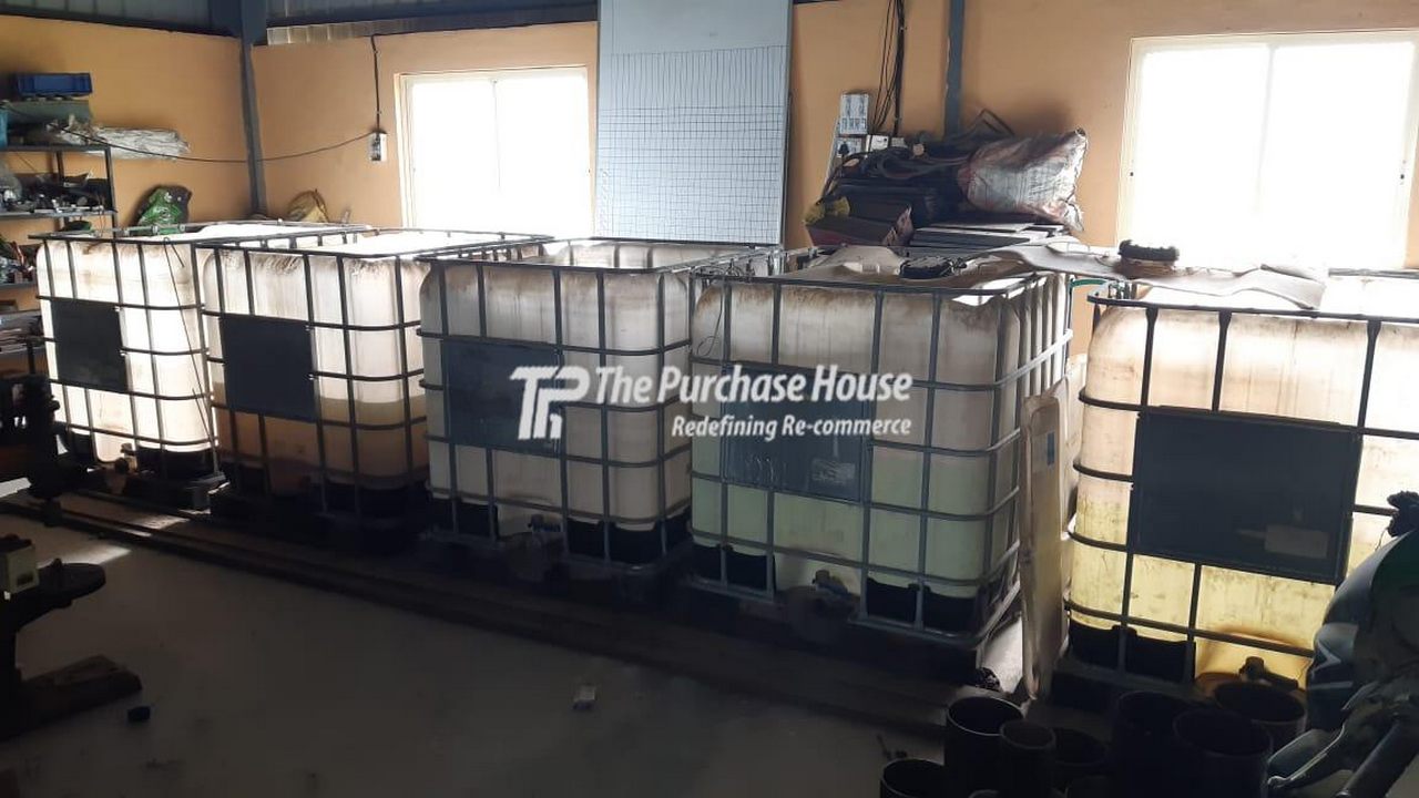 HDPE TANK WITH CAGE