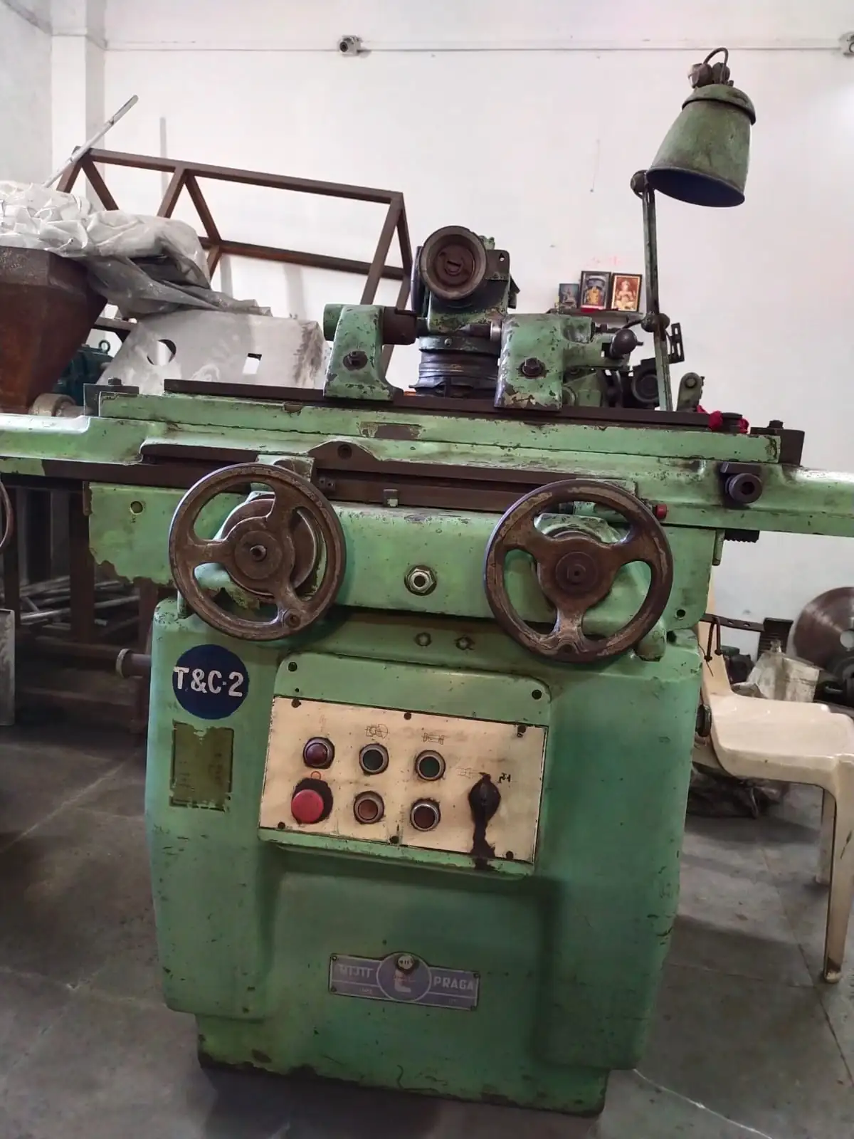 TOOL AND CUTTER GRINDER MACHINE
